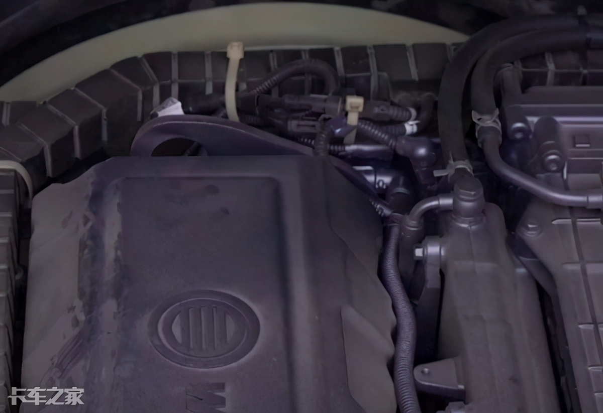 How luxurious is the Shaanxi Automobile Delong X6000 configuration ...