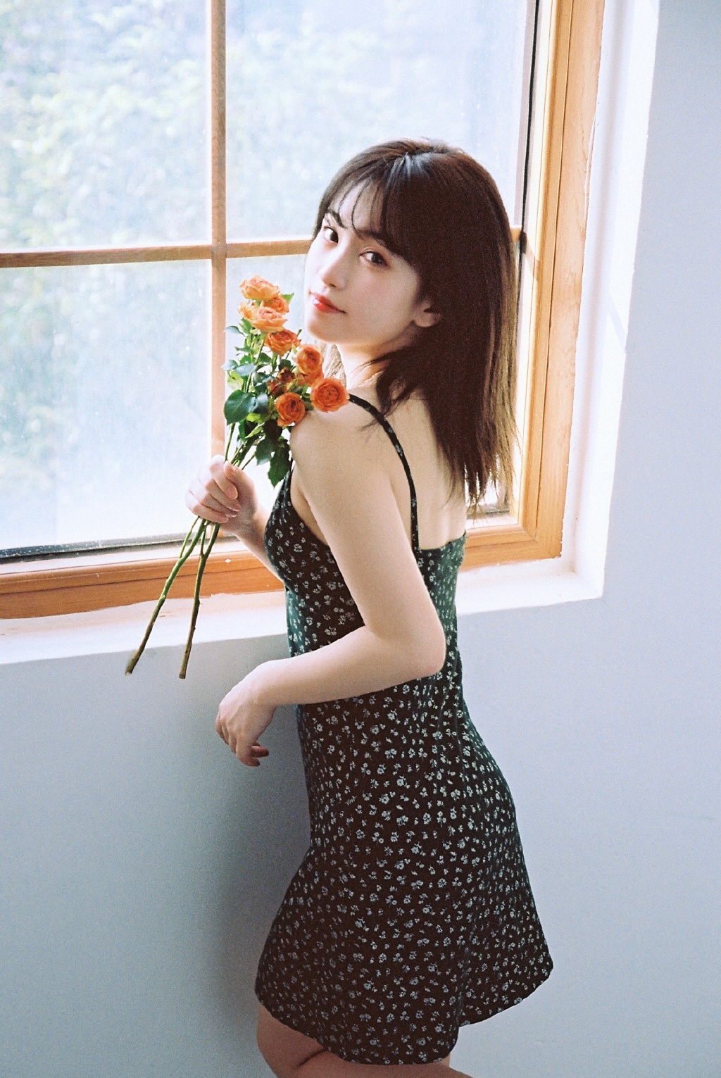 The vitality idol Ran Wei, handsome in men's clothing, and cute and sweet is his true face - iNEWS