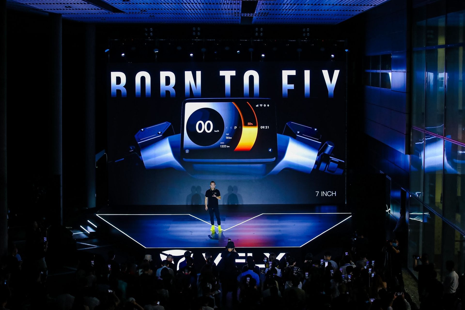 Yadea enters the "new track", how does VFLY break the high-end two ...