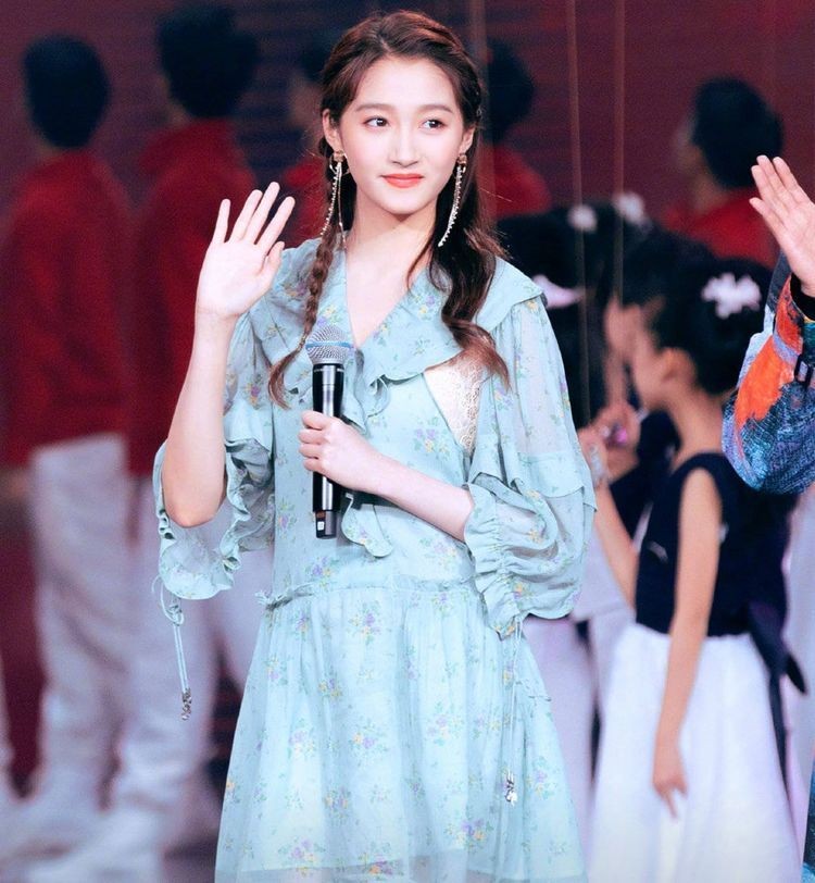 Xu Jiao: From a tomboy to a 23-year-old beauty, this goddamn daughter ...