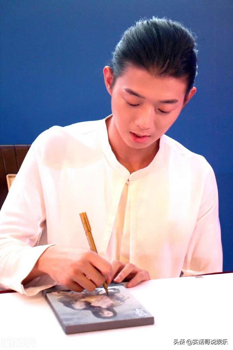 The Huofeng headline, which only pays attention to 13 people, wrote ...