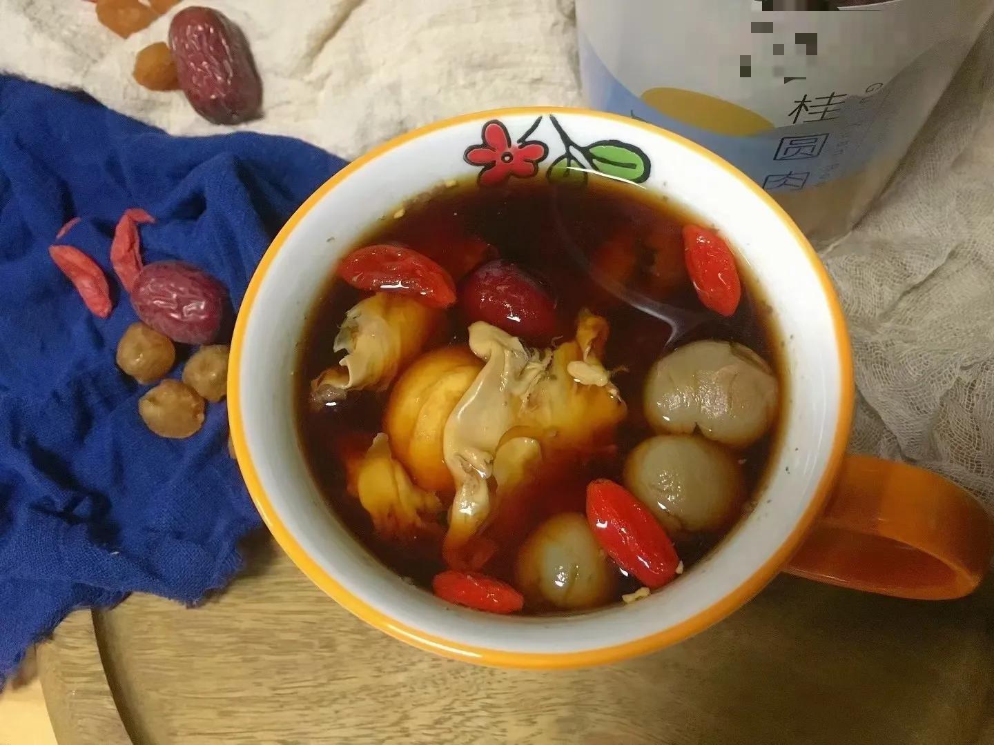 A bowl of longan nourishing soup in early winter - iNEWS
