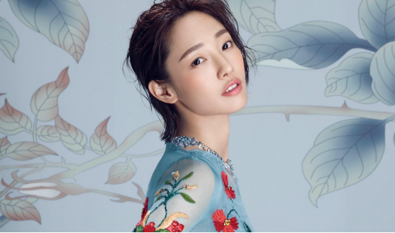 Bai Baihe has a recent photo of his 12-year-old son, who is a perfect ...