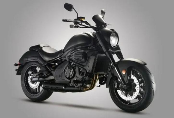 A domestically made 500cc cruiser with a large 17-liter fuel tank and ...