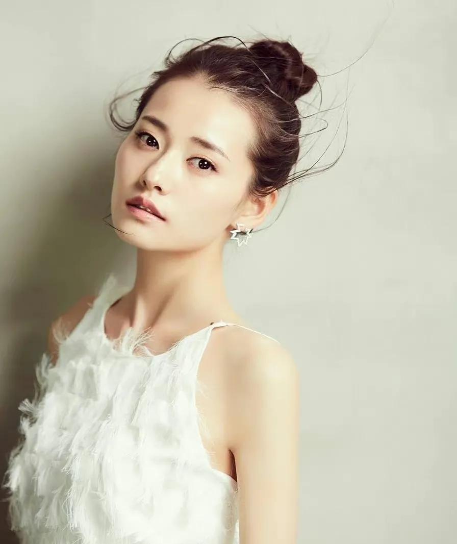 Cool, charming, tough, red lips, Chai Biyun - iNEWS