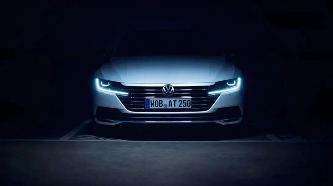 Cheap but good for girls, these frameless car door sedans tell you what ...
