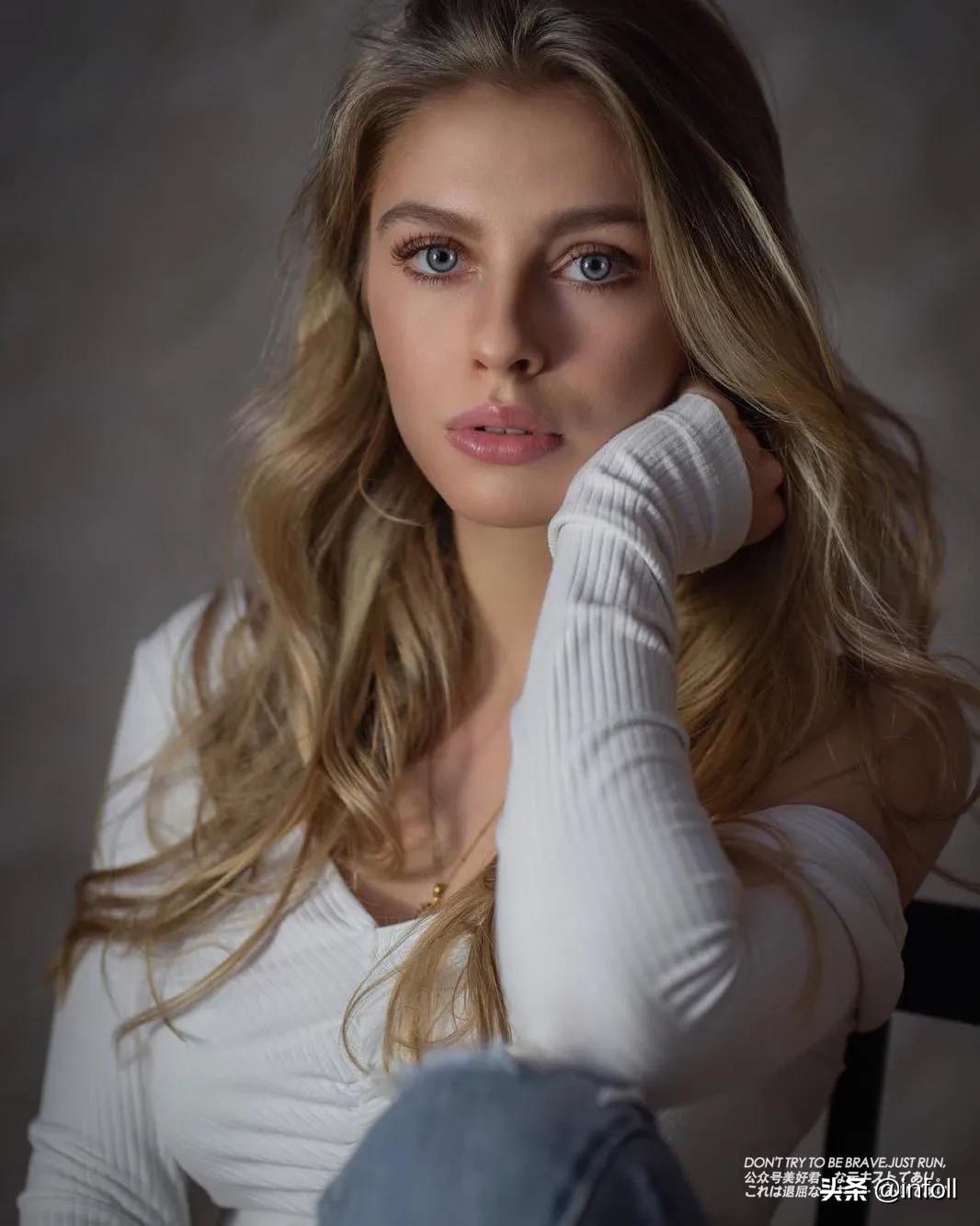 Fashion model Alexa Breit: bumpy and stylish German beauty - iNEWS