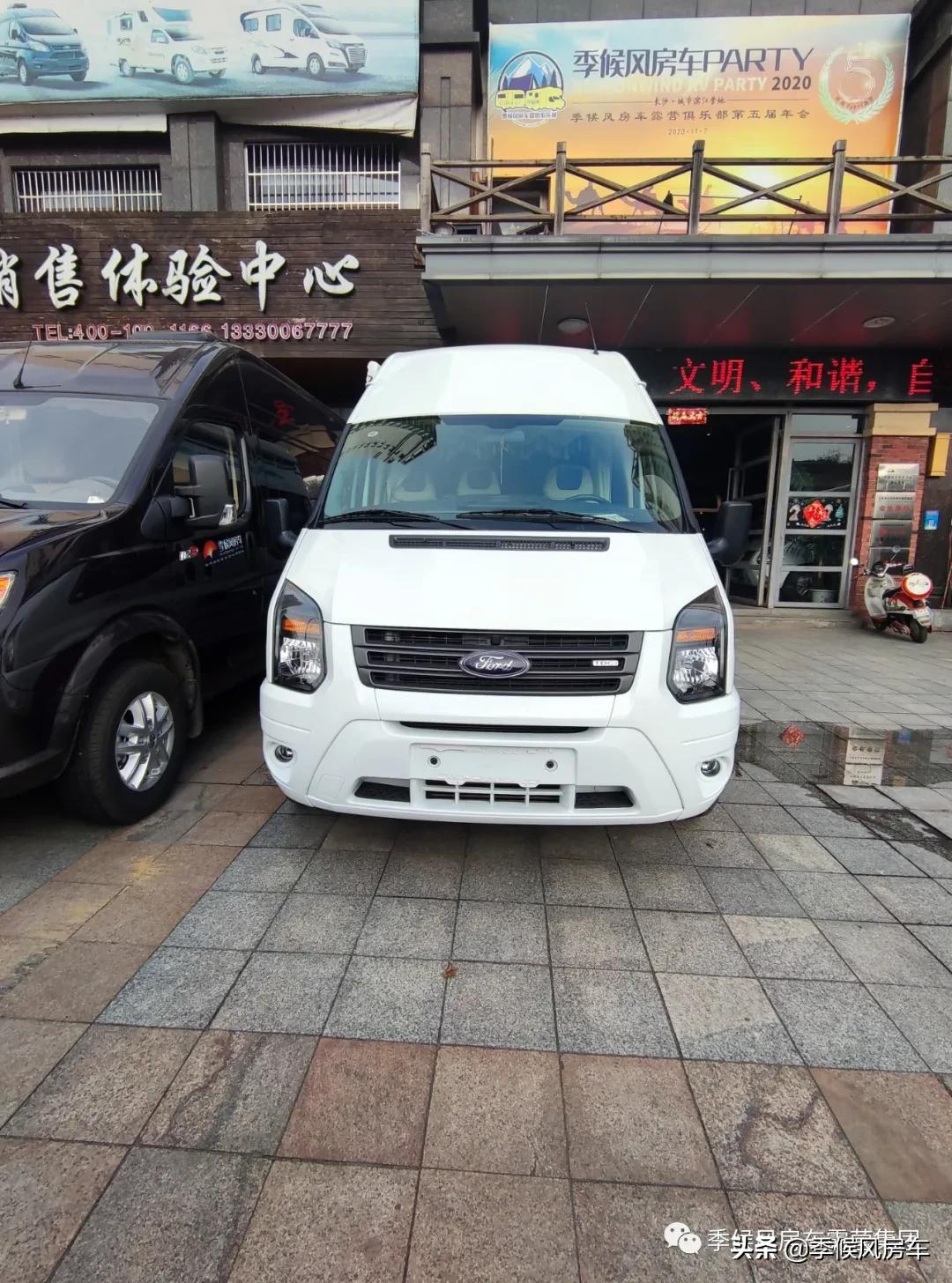 Ford's new-generation V348 long-axle high-roof B-type motorhome makes ...