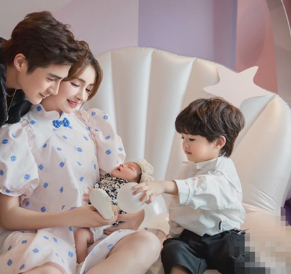 Jiang Chao and his wife celebrated the full moon for their daughter ...