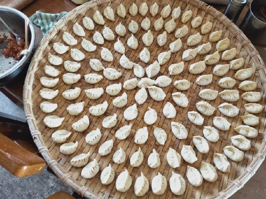 New Year's custom, eating dumplings on the first day of the first month ...