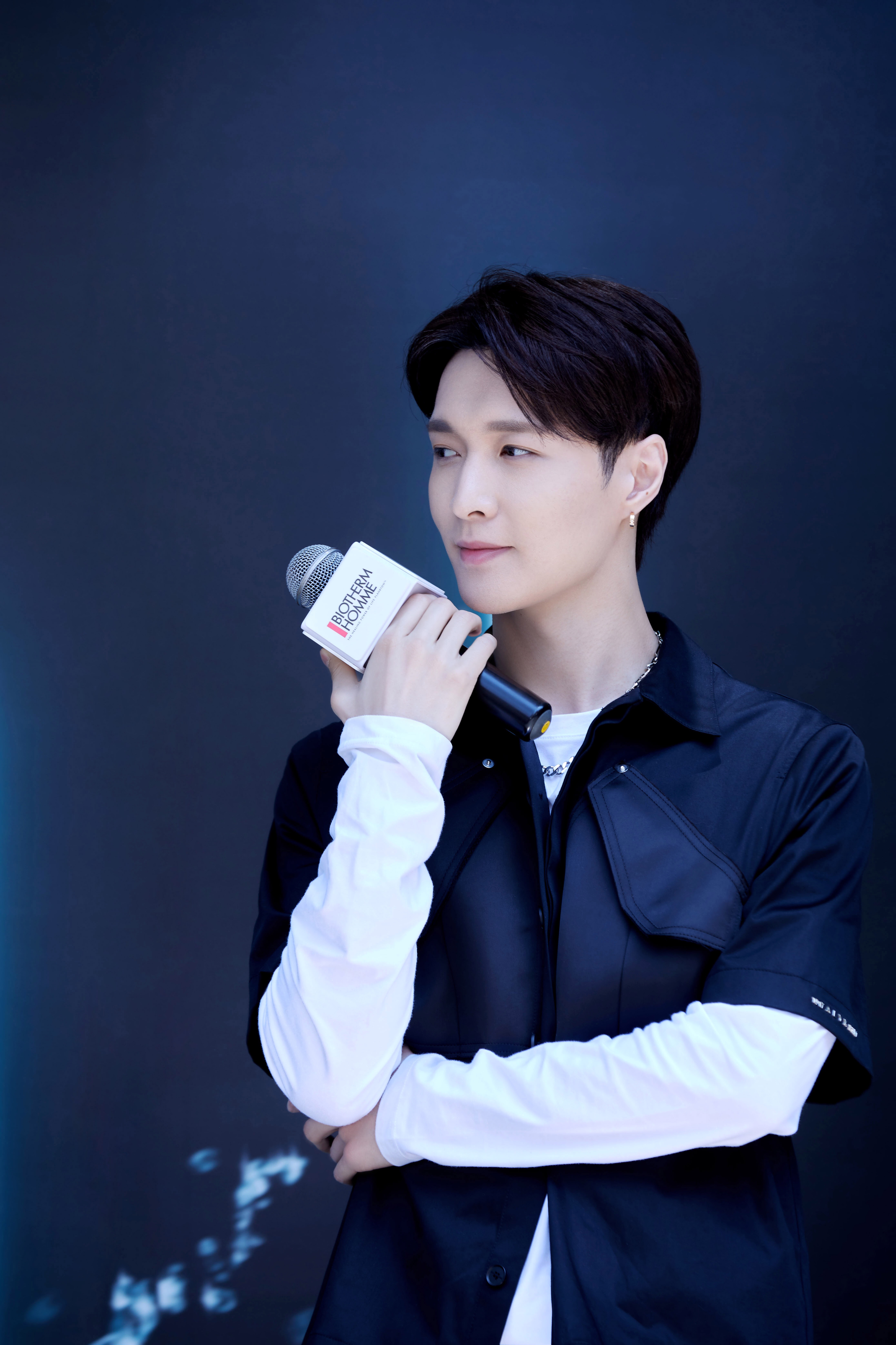 Zhang Yixing debuts in Kunming Parkson, takes you to get skin care ...