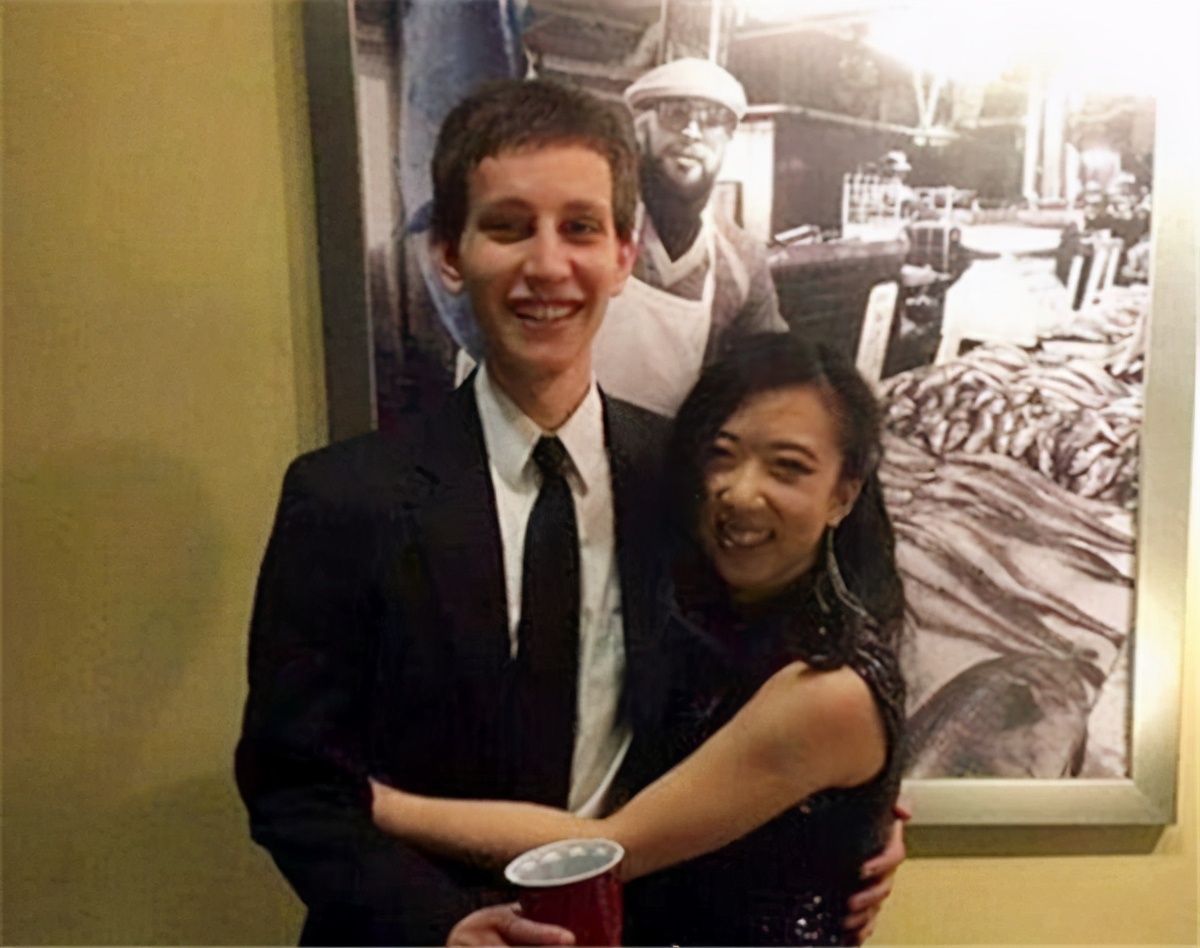 Yang Shuping, who publicly called the foreign air sweet and slandered ...