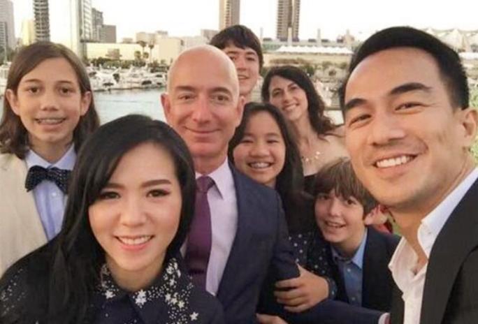 Bezos, a billionaire, adopts an abandoned baby girl in Changsha ...