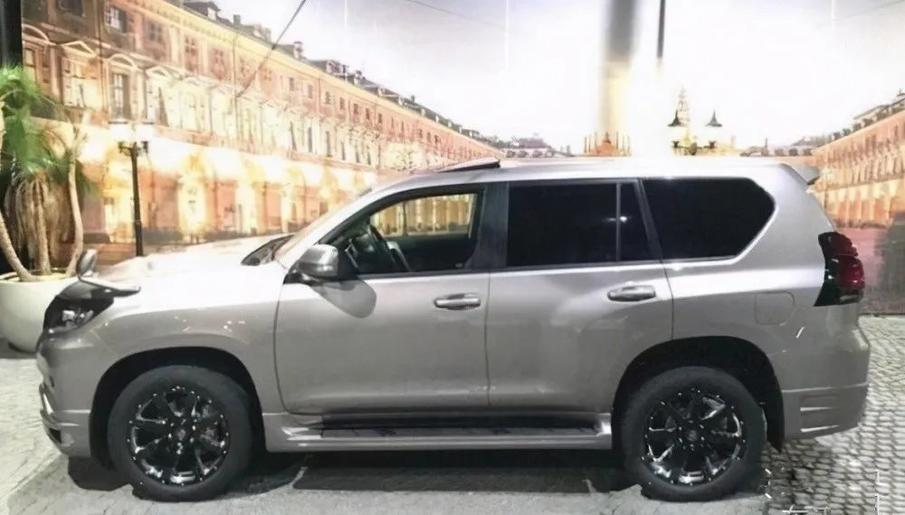 New Prado real car unveiled, based on TNGA architecture, equipped with 2.4T hybrid system - iNEWS