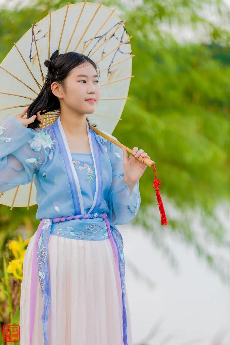 Chunfang is not a lotus-a gathering of friends - iNEWS