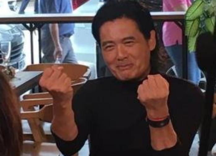 Donated 5.6 billion naked for charity, 66-year-old childless, why did ...