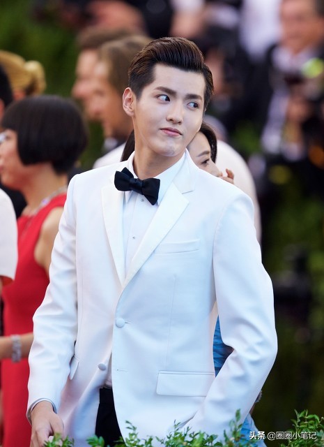 Highlights of today's entertainment: Yang Yang, Huang Jingyu, Lu Han ...