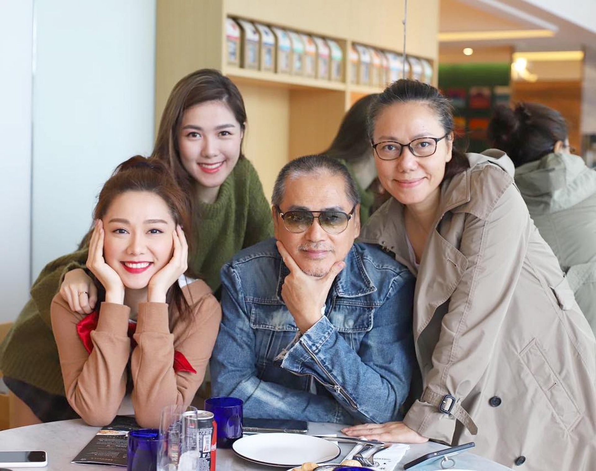 Tang Zhenzong celebrates his 65th birthday, the eldest daughter has a ...