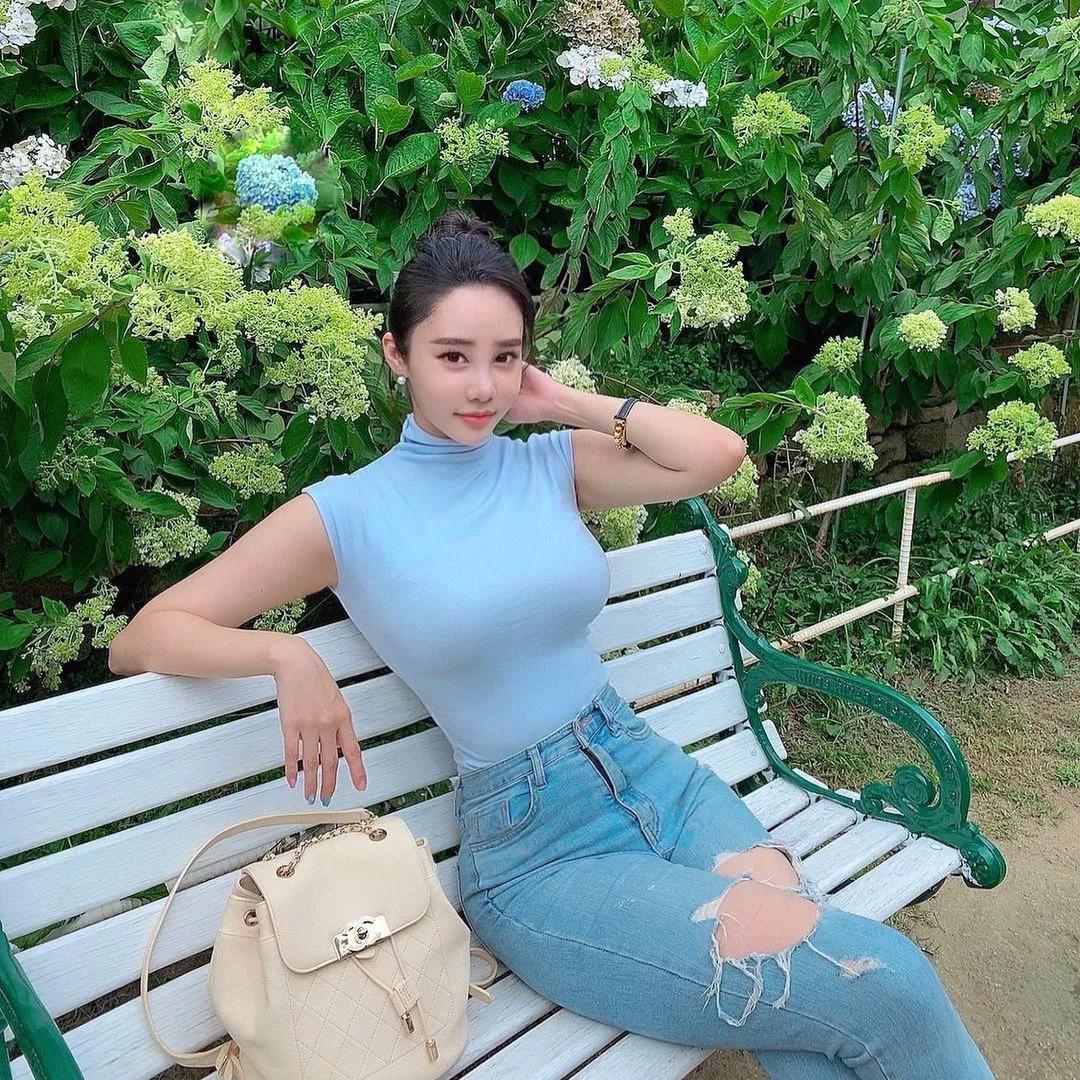 Korean beauty racing model Kang habin, fluttering like the wind returns ...