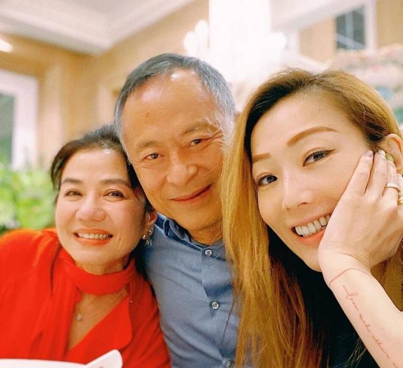 Sammi Cheng celebrates Du Qifeng's birthday, and Zhong Chuhonghan's ...