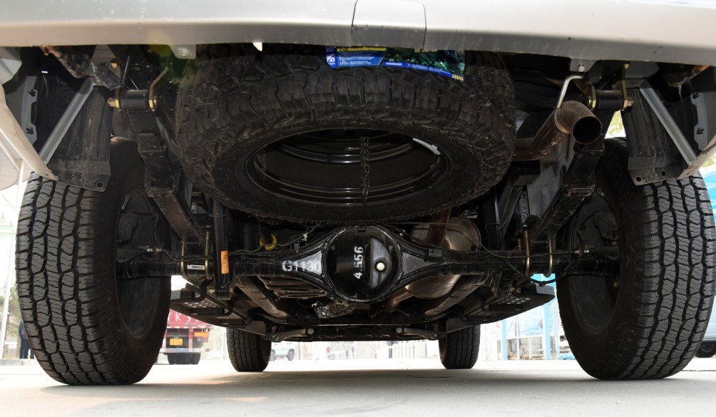 The car is more than 2 meters wide, with a Nissan engine, and ZTE's ...