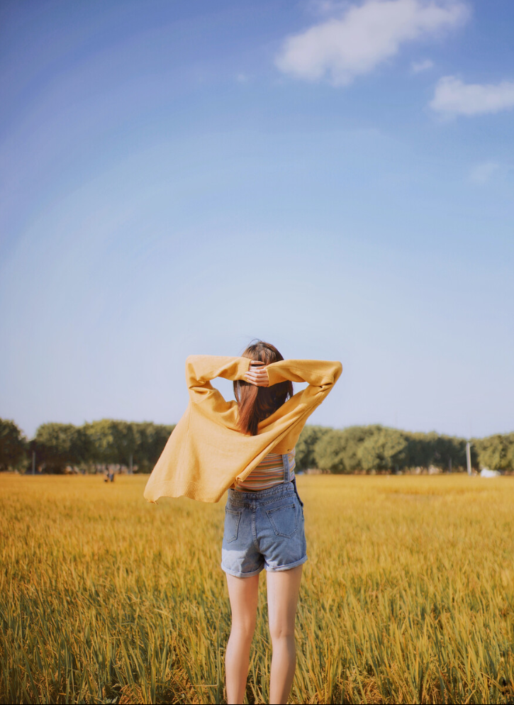 How to take a portrait photo of a rice field? Try these 7 photo poses ...