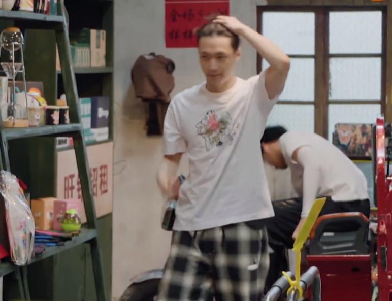Peng Yuchang and Zhang Yixing emptied the warehouse. He and Haoheng's ...