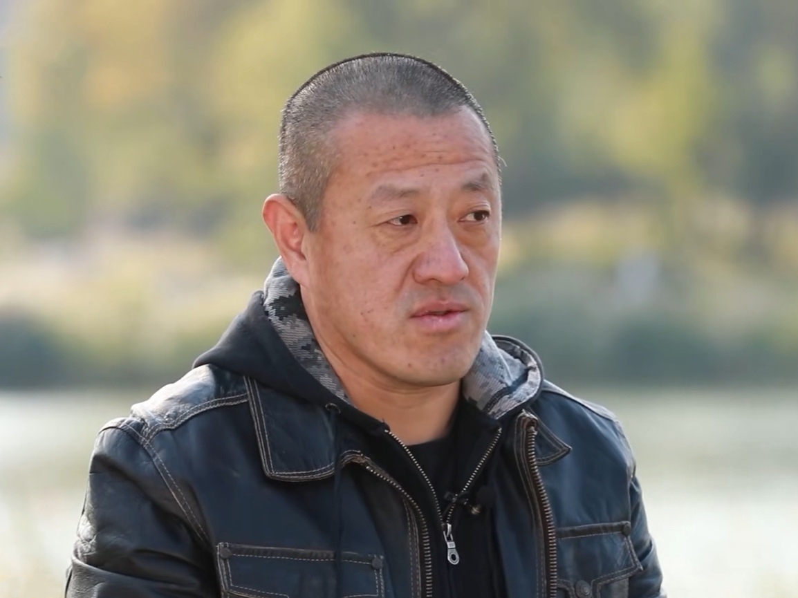 Ding Sheng commented that Yi Yang Qianxi is a model actor and can be ...