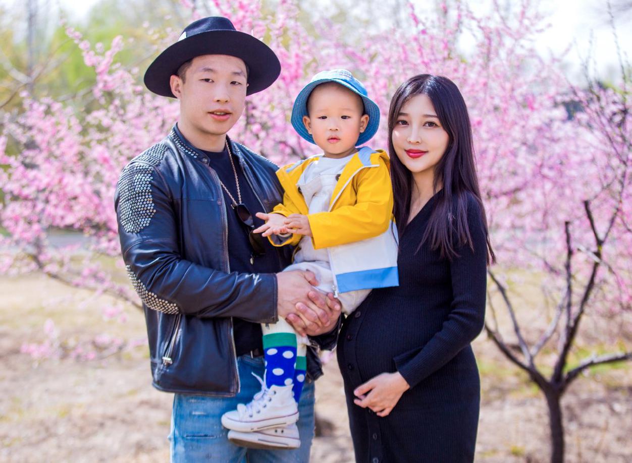 Biscuits, Cao Heyang's son is in the same frame, has countless cute and cute fans, netizens ...