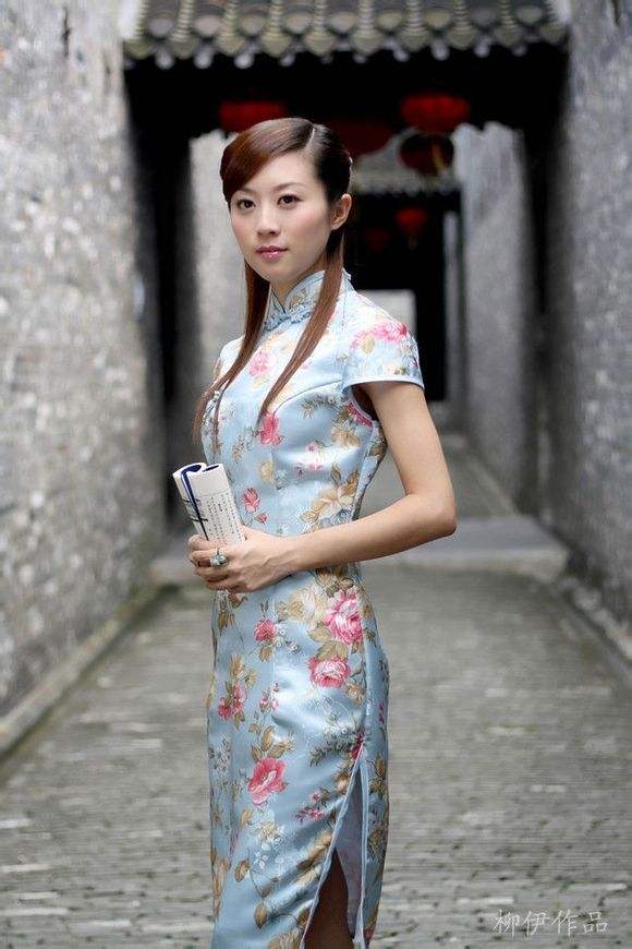 "Tattered clothes" reveals flesh and skin, discounting our aesthetics ...