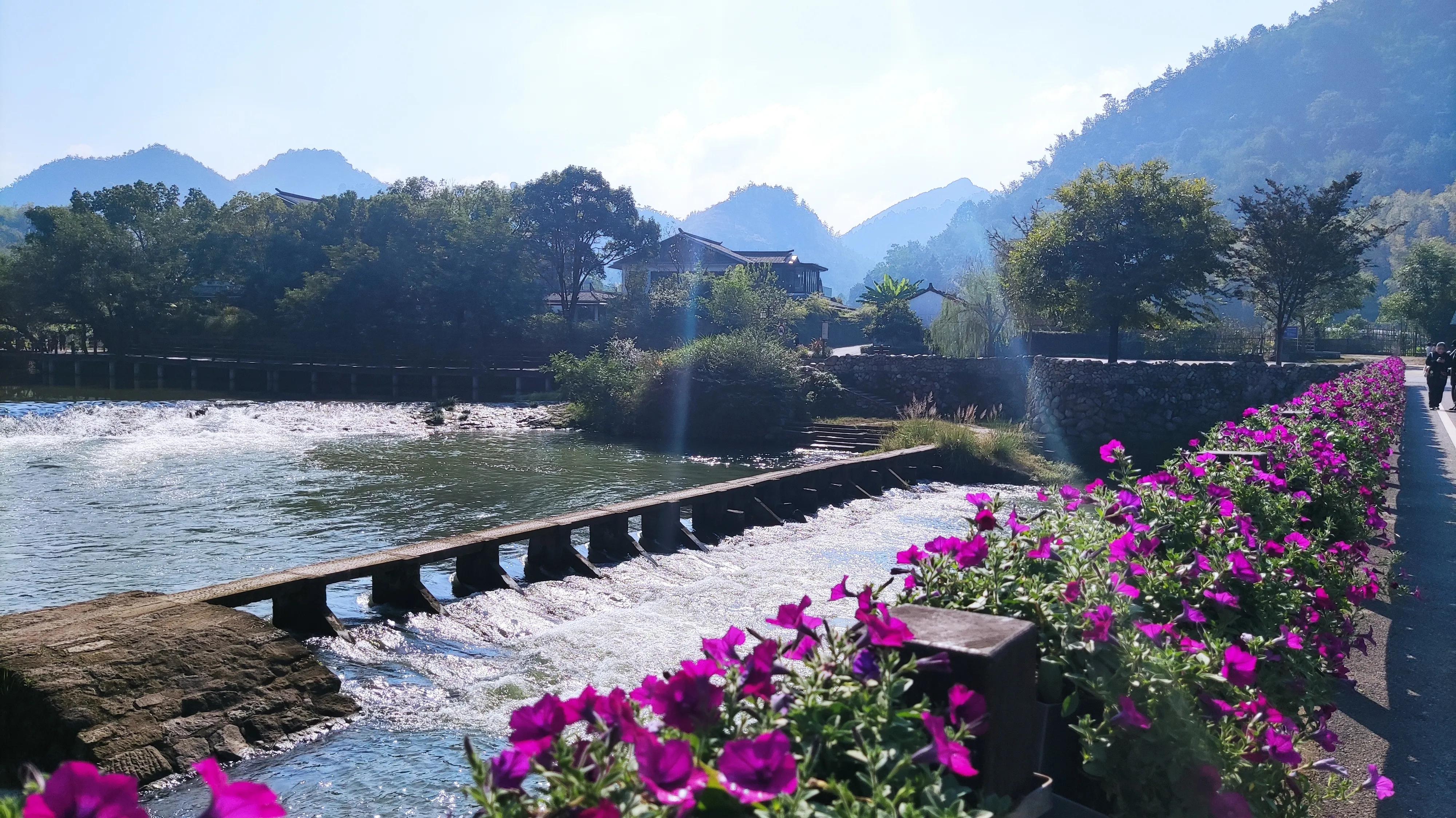 Traveling in Xiandu in Golden Autumn and October ~ Travel Guide - iNEWS