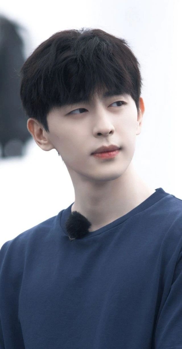 "Princess Liu Hai" Yang Zi's manhood: to be brothers - iNEWS