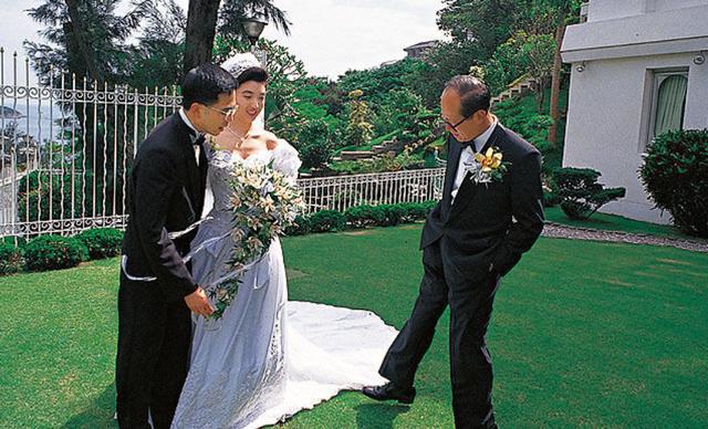 Li Ka-shing's daughter-in-law, Wang Liqiao, gave birth to three ...