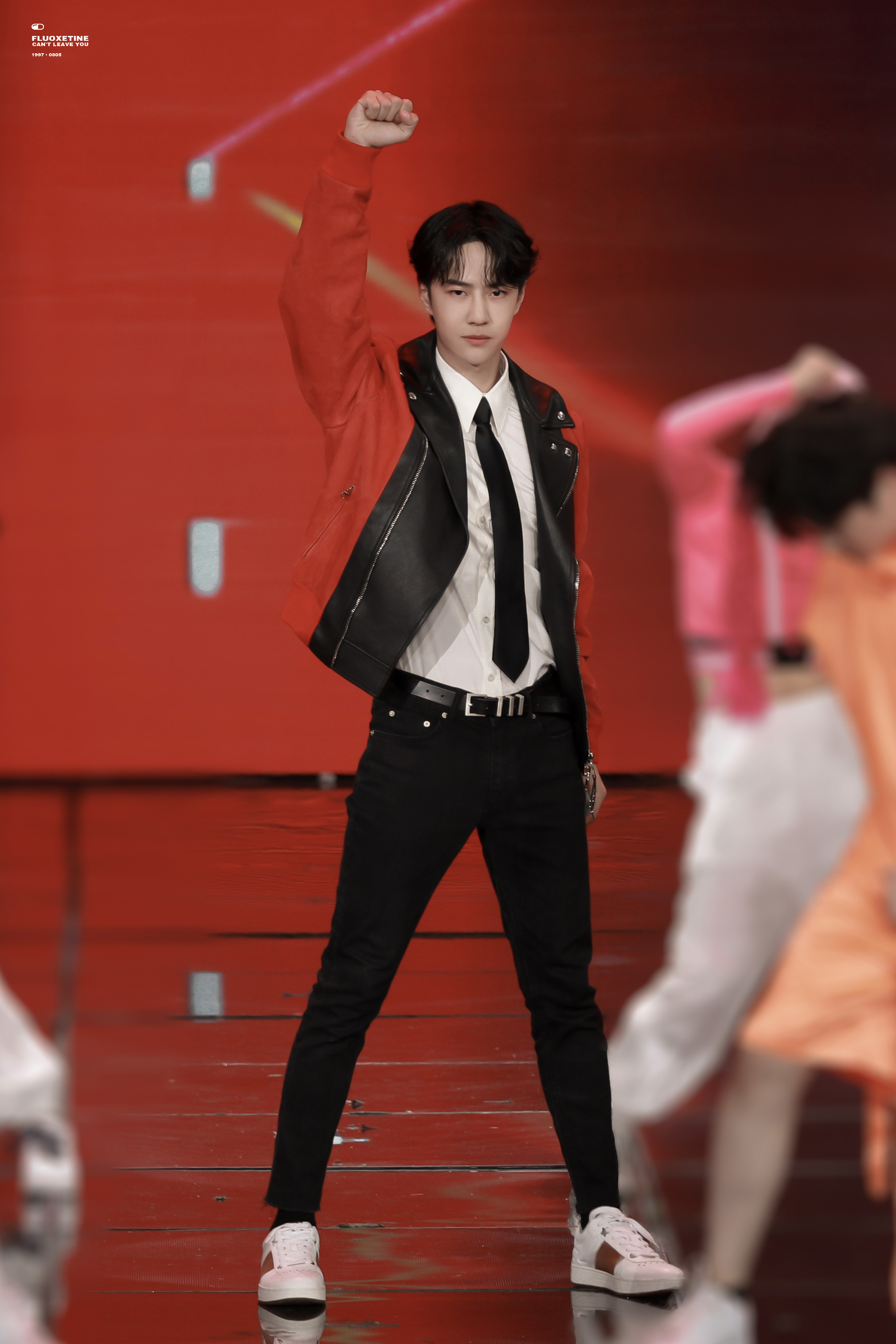 Net friendly and sharp-eyed!Found that Wang Bo watched Qimeihe Moments on the set of Wang Bo ...