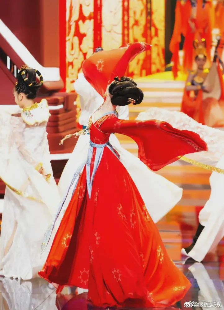Jin Chen's dancing posture is so beautiful that he is breathtakingly ...