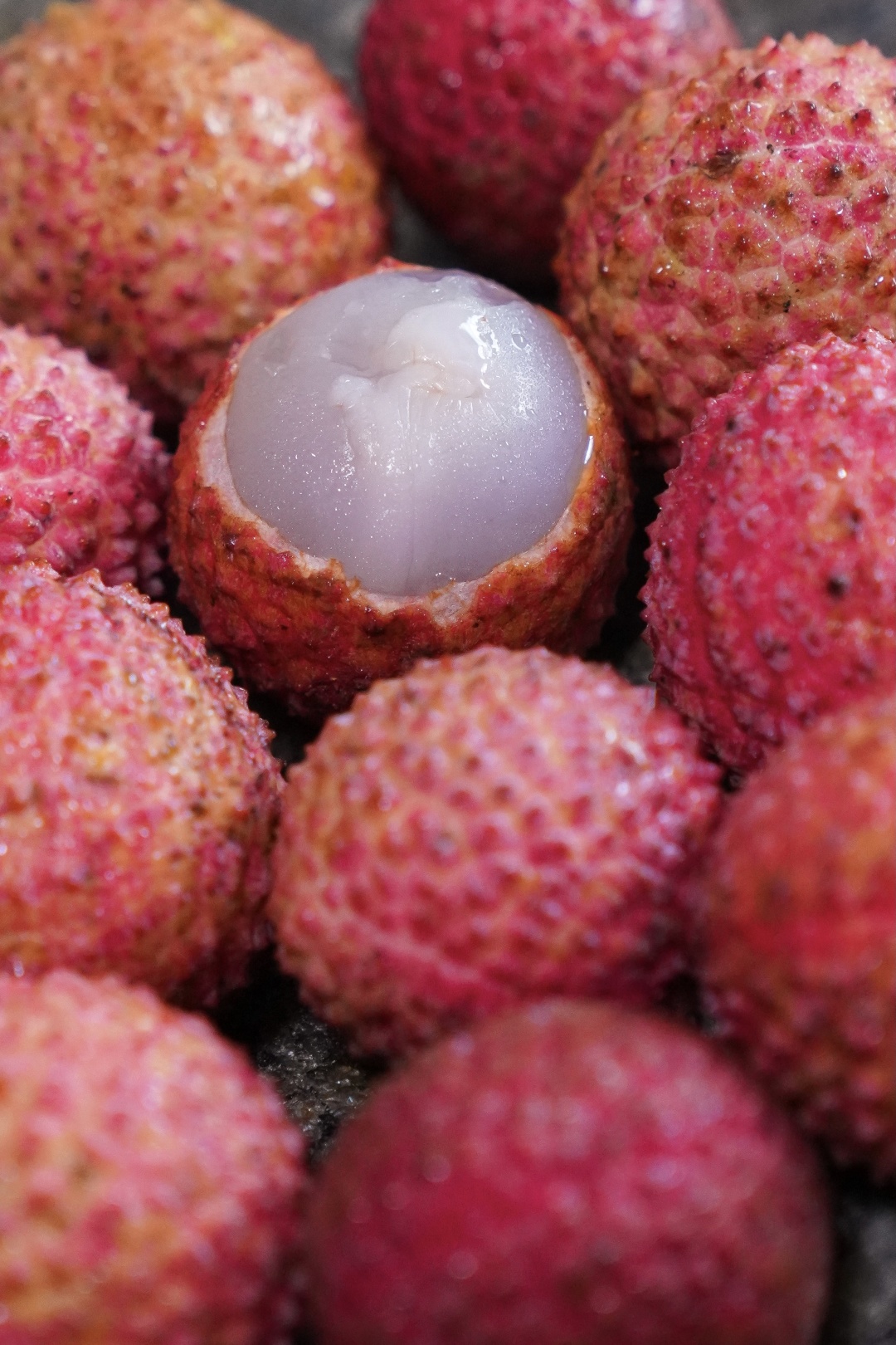 Where is the best lychee in China?These 4 places are famous, and one of ...