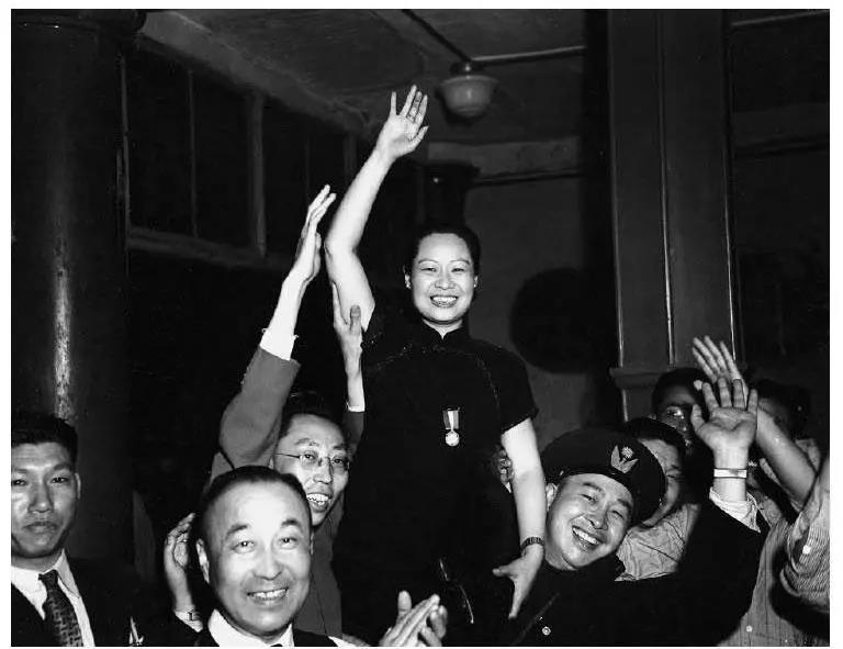 Li Zongren night club female reporter, Guo Dejie broke through and ...