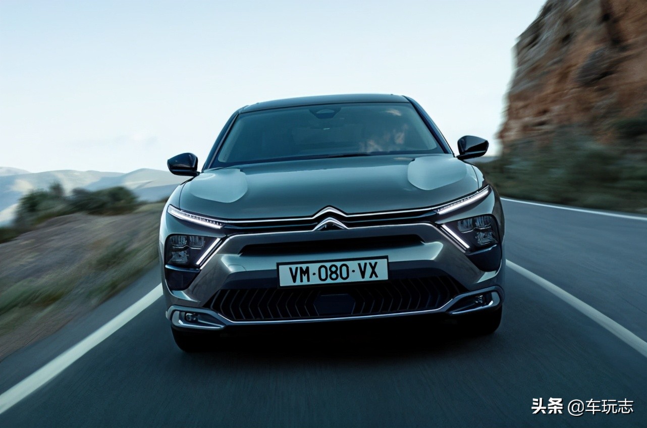 2021 new Citroen C5X luxury car, integrating the advantages of major ...