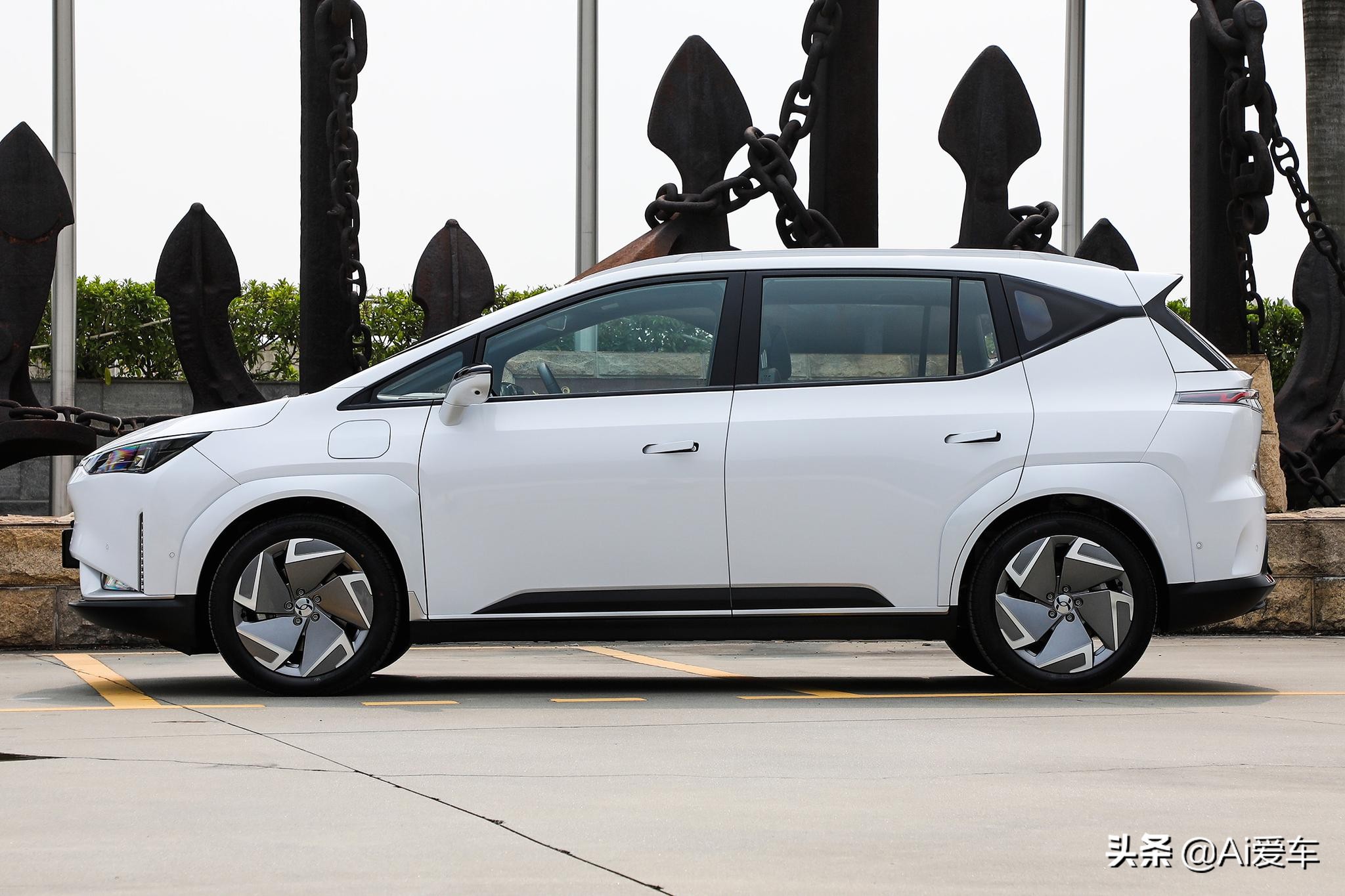 620公里續航，代價高配快充家用SUV，省錢又好養活，實拍合創Z03 - 資訊咖