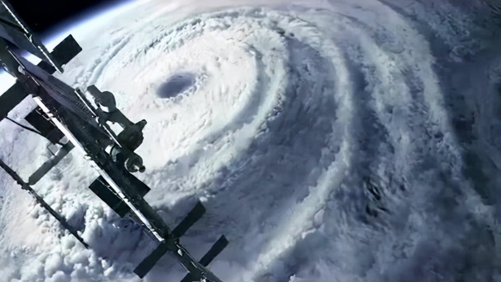 Disaster strikes again?This year is the coldest winter in 60 years. Or ...