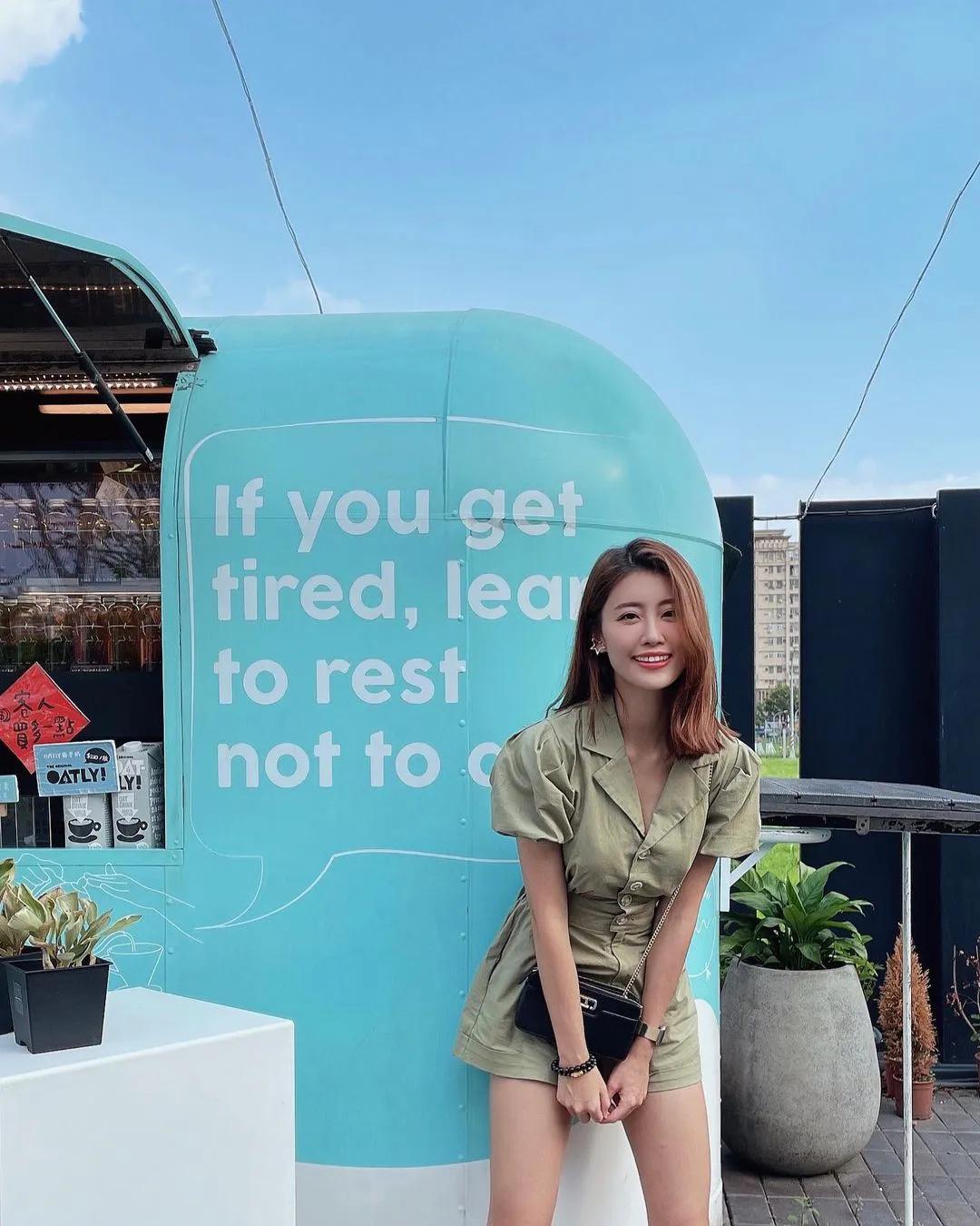 Beautiful actress Lin Zhenyi, Qing Luo Xiaofan Bai Lanhua, slender ...