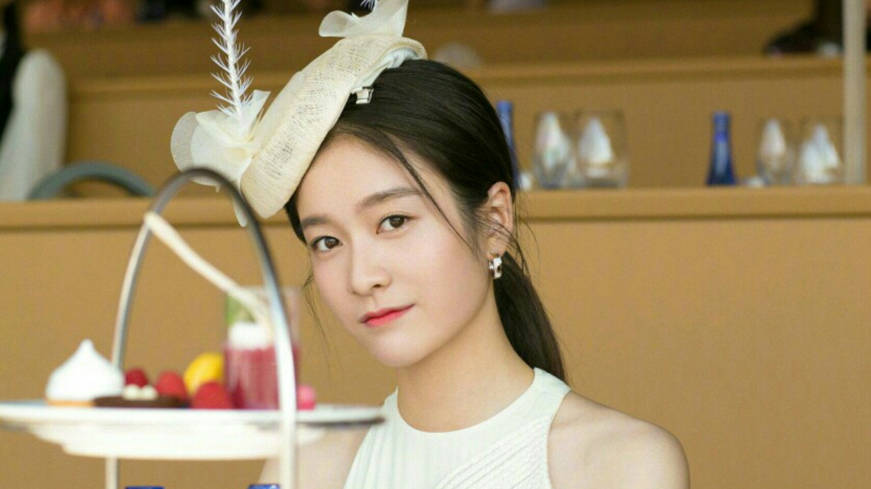 "Three Golden Shadow Queen" Zhang Xueying: Drinking Hu spicy soup with ...