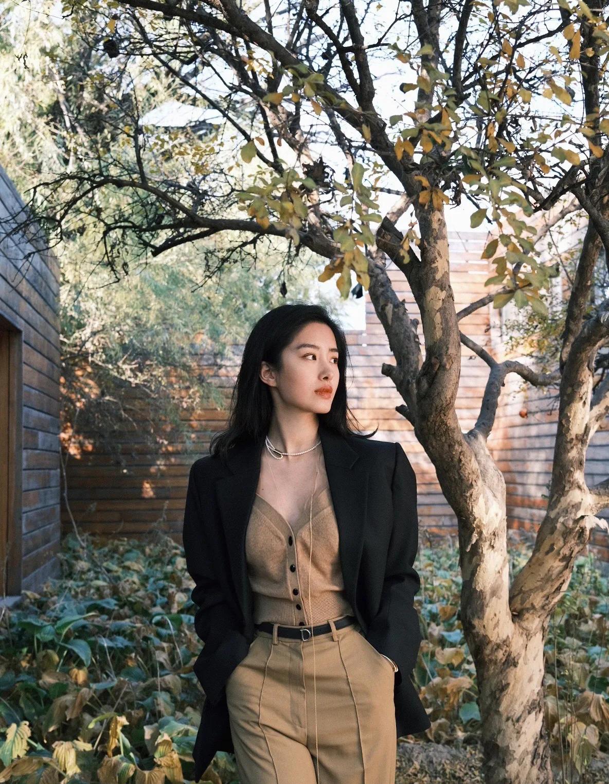 Yang Caiyu went to "tanning"? The complexion is healthy and advanced ...