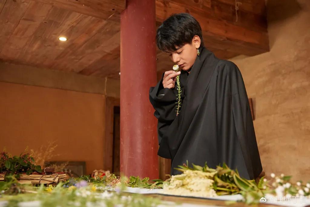 It has been popular for half a year, is Ding Zhen real? - iMedia