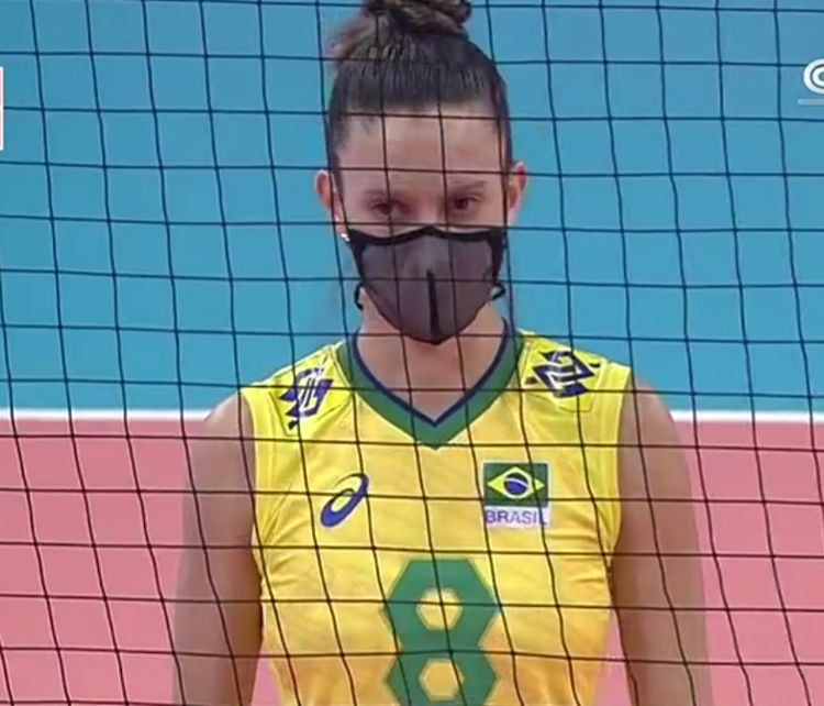 Rare scene!The Brazilian women's volleyball master setter wore a mask ...