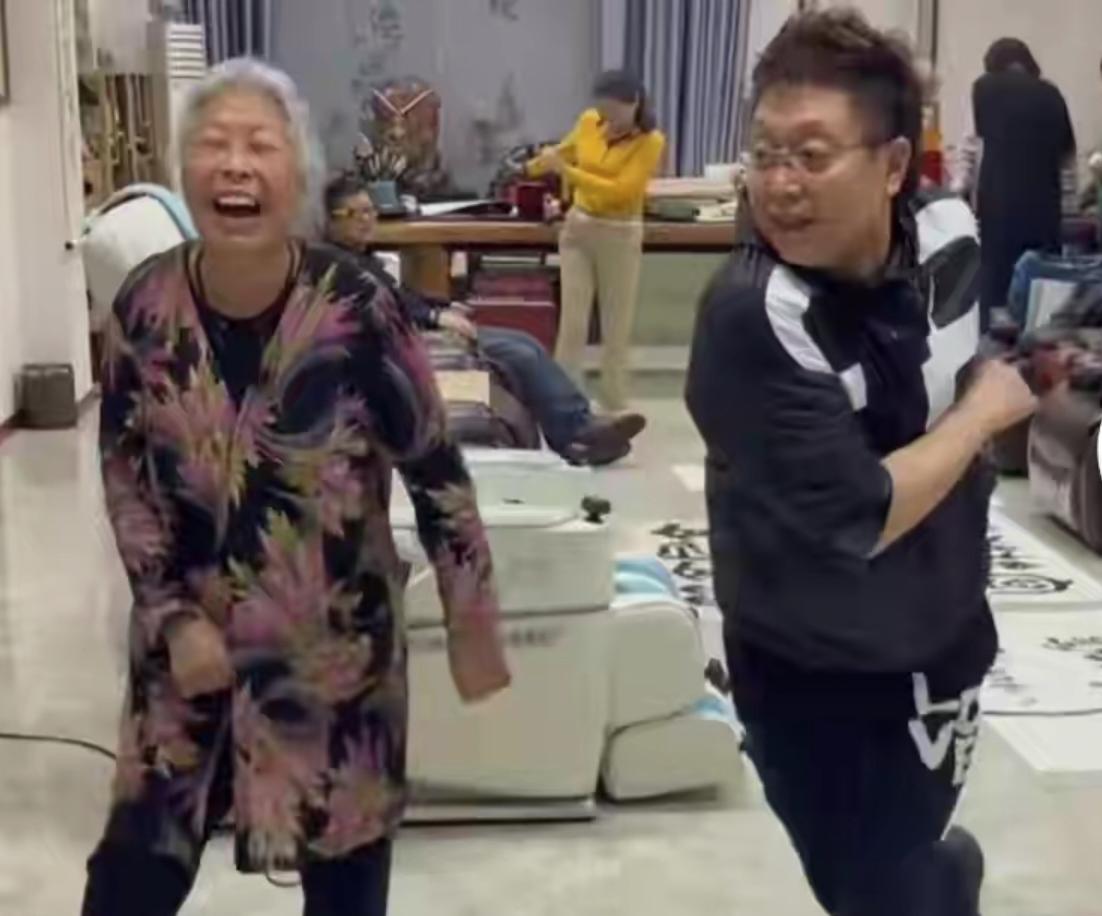 On the way to mourn the Yuexian, Wang Weinian heard of the death of his old mother, and Pan ...