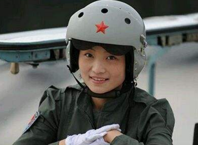 Yu Xu, the "superwoman" in the sky, drove the J-10 fighter jet to ...