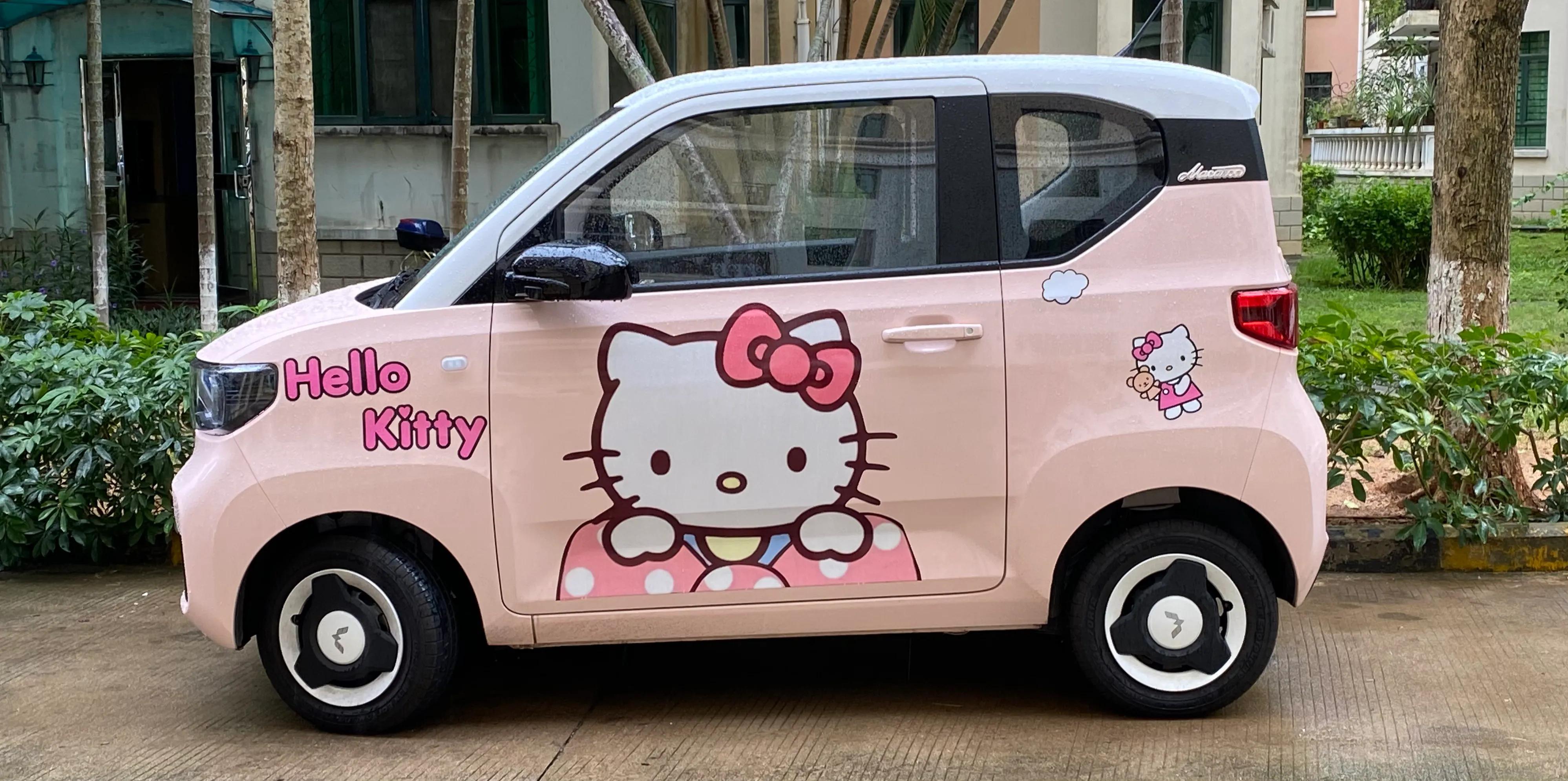 The Wuling Hongguang mini EV with Hello Kitty pattern is so cute - iMedia