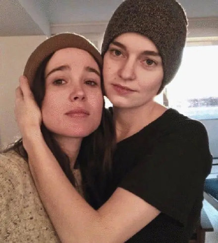 Alan Page posted a swimsuit photo in ins, with obvious weight loss and ...