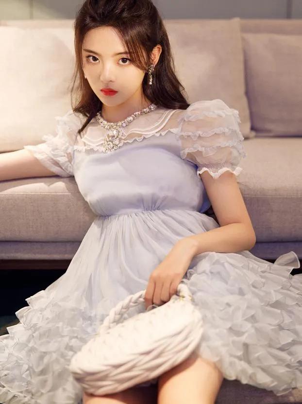 Yang Chaoyue's sexy photo shoot - iMedia